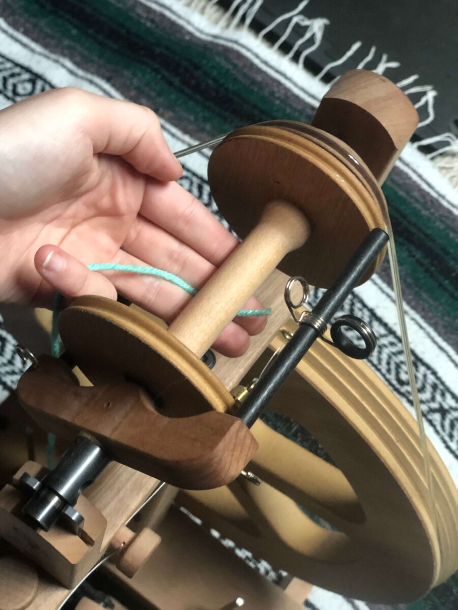 How to Use a Spinning Wheel (5 Simple Steps to Make Yarn) – Yarnhustler