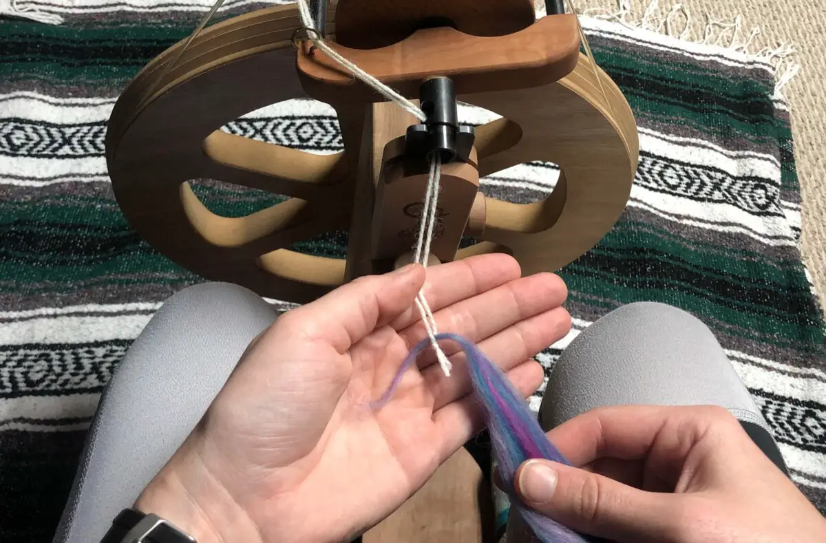 How to Use a Spinning Wheel (5 Simple Steps to Make Yarn) – Yarnhustler