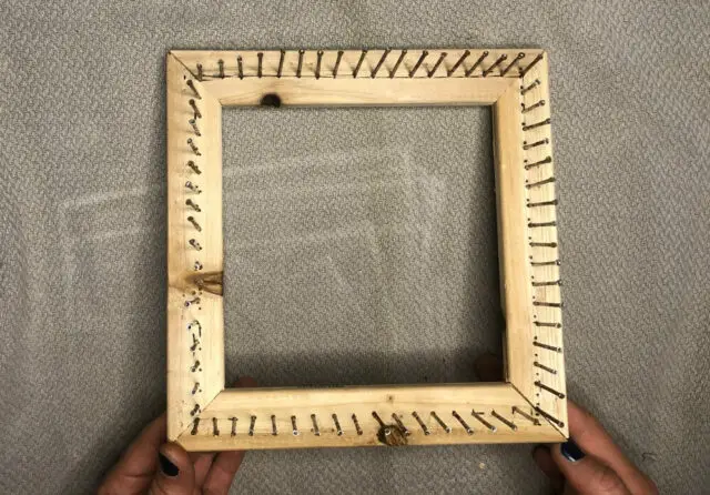 How to Make a Pin Loom: 5 Easy Pin Loom Projects – Yarnhustler