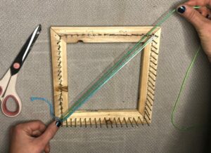 How to Make a Pin Loom: 5 Easy Pin Loom Projects – Yarnhustler